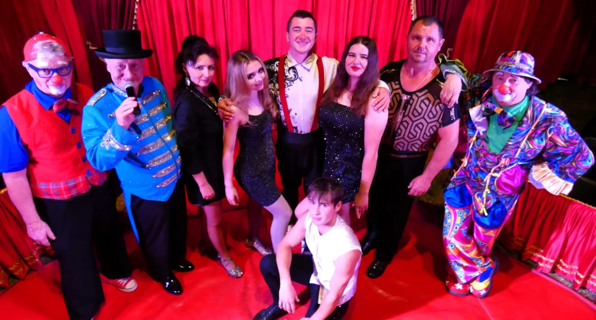 Cyrk Astoria w Pułtusku: interakcja z publicznością, zdjęcia z postaciami bajkowymi, dobra ...